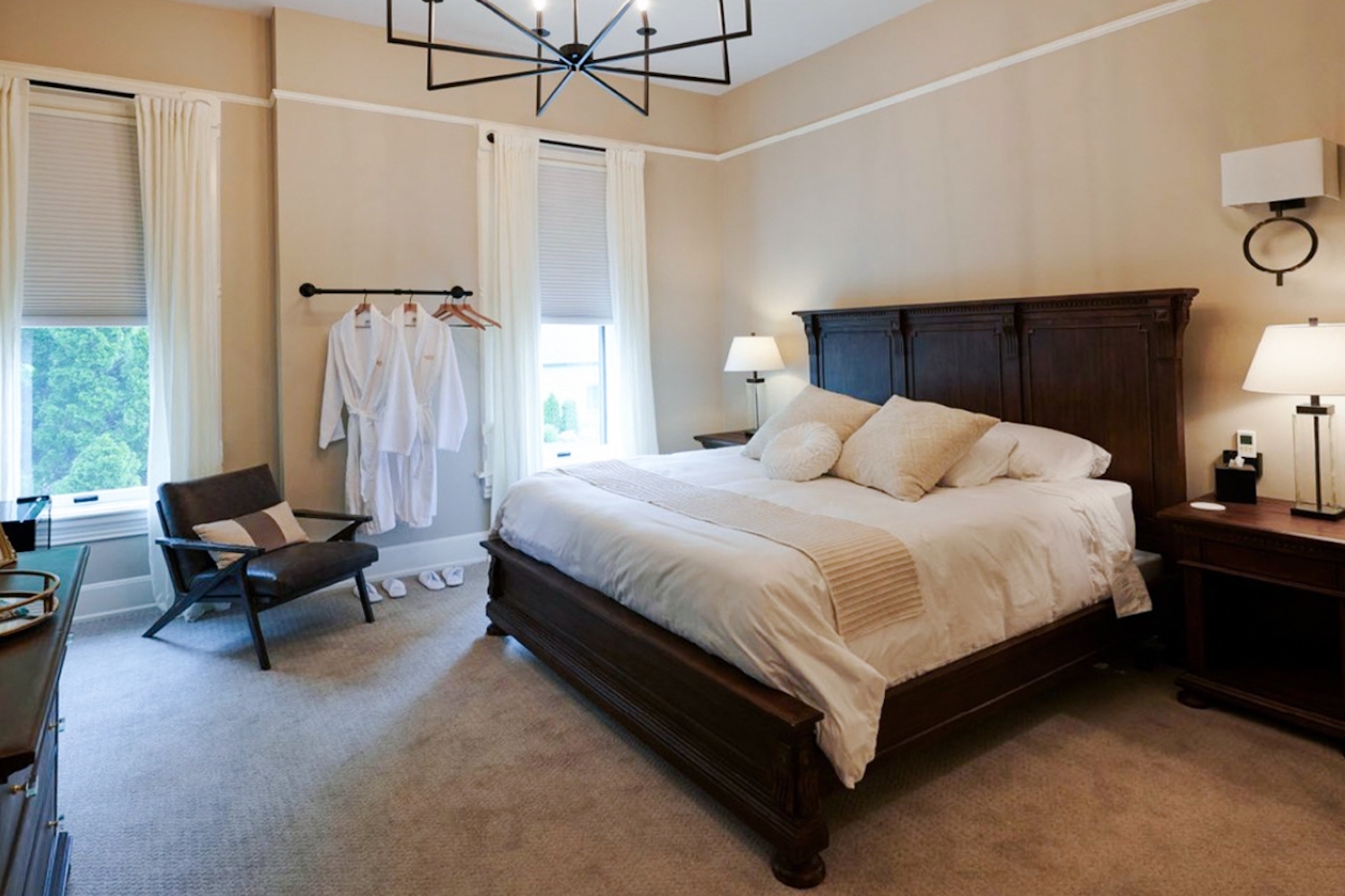 Boutique Hotel Suites - Luxury Hotel Rooms | Mon Bijou Inn